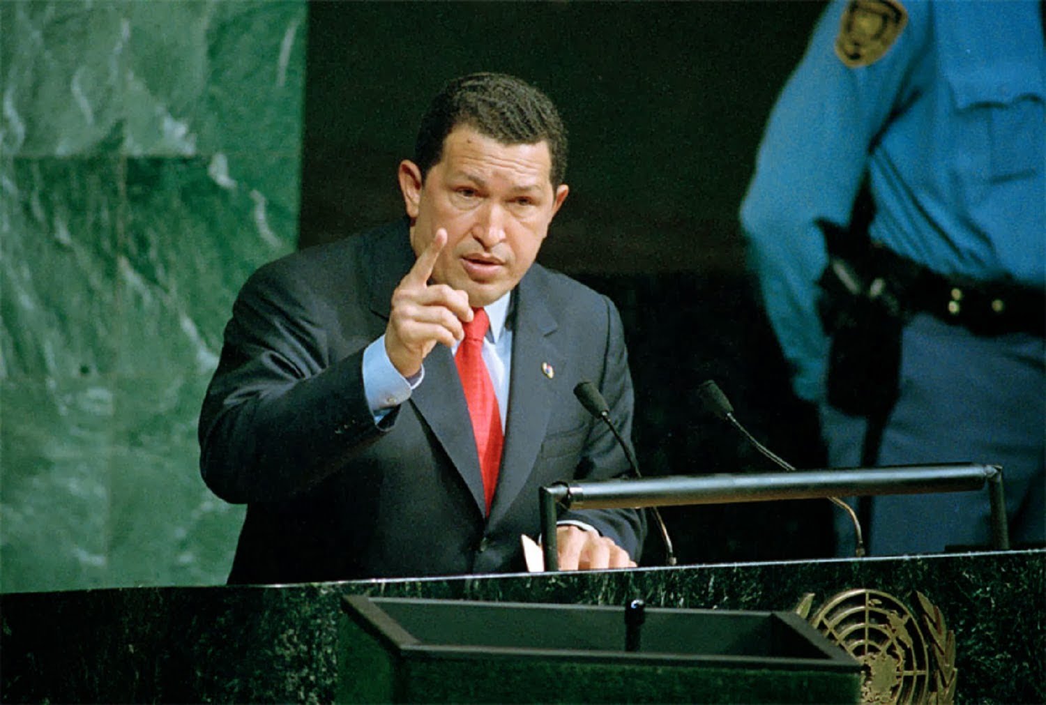 HUGO CHAVEZ : Discours mémorable a l'ONU - Lumière sur Gaia