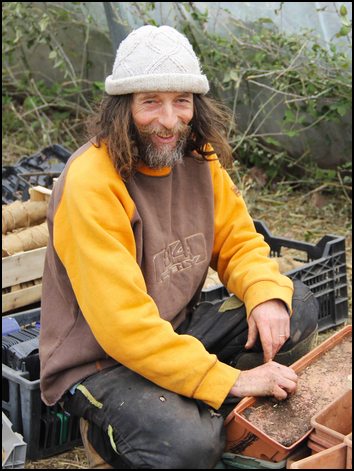 Des tomates qui poussent sans eau ni pesticides ! PASCAL POOT nous ...